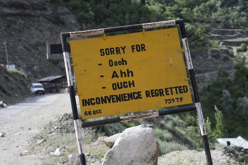 20 Ridiculously Witty Road Signs You Will See On The Way To Ladakh