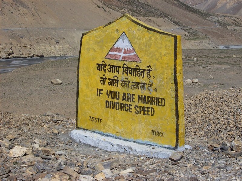 20 Ridiculously Witty Road Signs You Will See On The Way To Ladakh ...