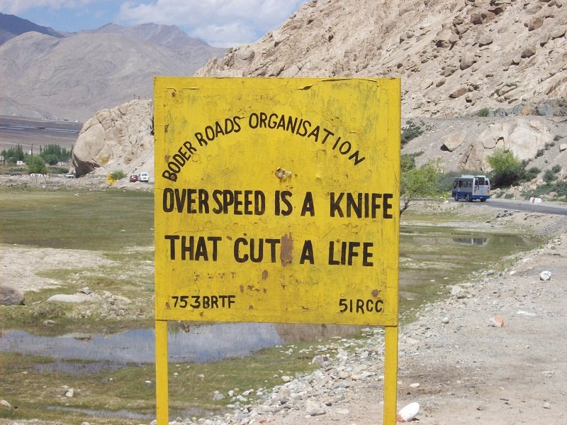 20 Ridiculously Witty Road Signs You Will See On The Way To Ladakh ...