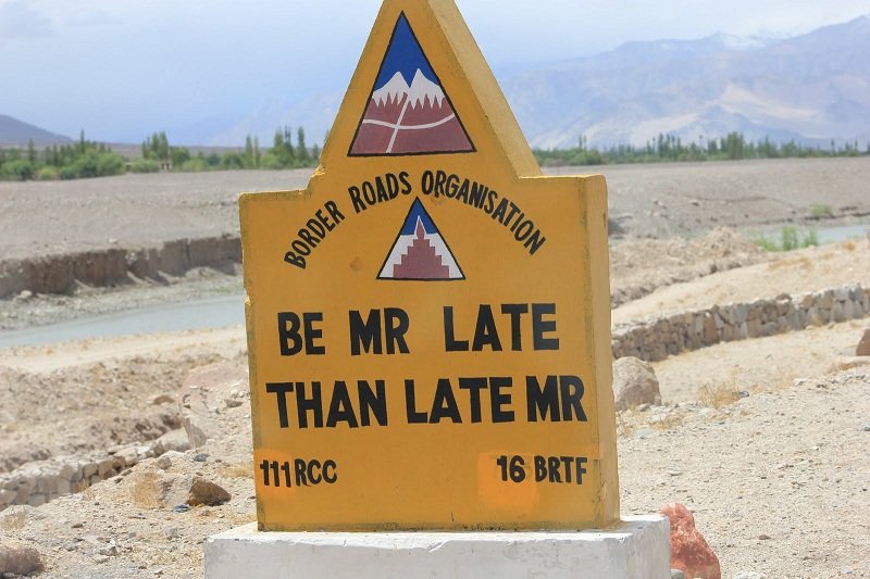 20 Ridiculously Witty Road Signs You Will See On The Way To Ladakh ...