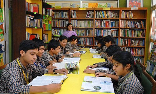 12 Reasons Why Your School Library Was the Best Place On Earth - ScoopWhoop