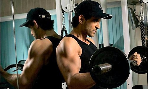10 Signs You Are Friends With A Fitness Freak - ScoopWhoop