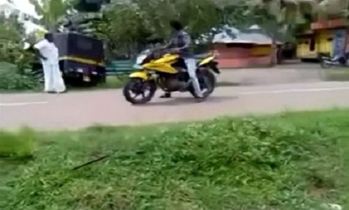 These Bike Stunt Fails Will Surely Leave You In Splits - ScoopWhoop