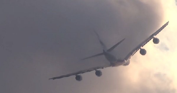 Ever Wondered What A Plane Cutting A Cloud Looks Like? Well, Here’s ...