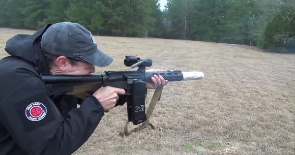 A Man Frying Bacon By Firing An M16 Rifle Is The Most American Thing ...