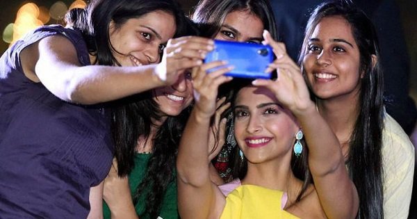 14 Reasons Why We Love Clicking Photos With Our Smartphones - ScoopWhoop