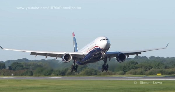 Seeing This Huge Plane Make A Really Smooth Landing Is Surprisingly ...