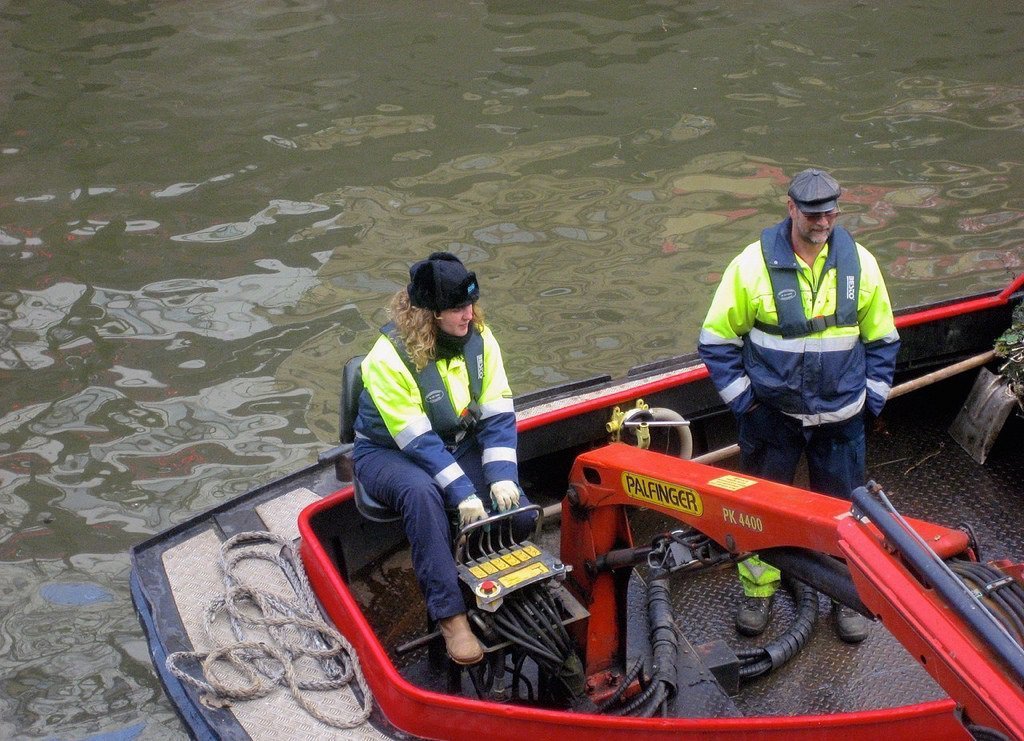 21 Weird Jobs Around The World | 21 Unusual Professions In The World