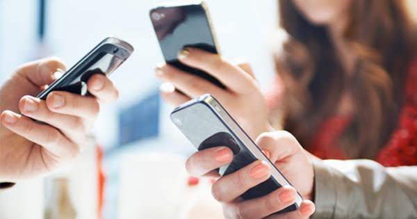 Here’s Everything You Need To Know Before Buying A Smartphone - ScoopWhoop