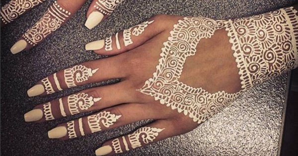 This New Henna Trend Will Make You Ditch The Traditional Red For Good ...