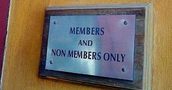 15 Confusing Signboards That Were Of No Help To Anybody - ScoopWhoop