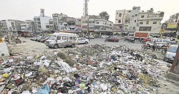 Delhi Brought To A Standstill, Sanitation Workers Dump Garbage On ...