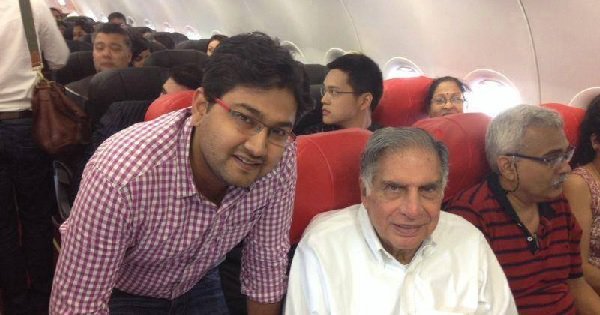 This Photo Of Ratan Tata On A Flight Is Going Viral For All The Right ...