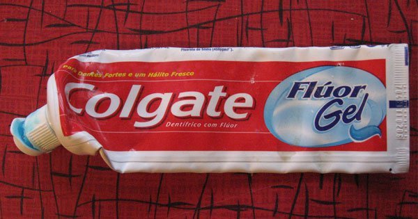Here’s How You Can Squeeze Out That Last Bit Of Toothpaste Easily ...