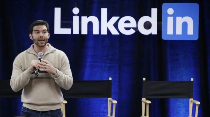 Struggling LinkedIn’s CEO Jeff Weiner, Is Giving His $14 Million Bonus ...