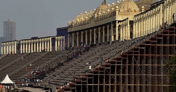 Only 30 people turned up to clean garbage left behind after World ...