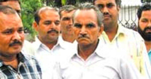 Meet ‘Super Natwarlal’- The 77-Year-Old Who Has 127 Cases Against Him