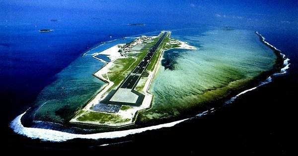 15 Of The Scariest Airport Runways That Will Make You Think Twice ...