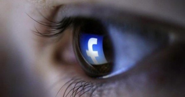 Facebook is helping the blind see through AI