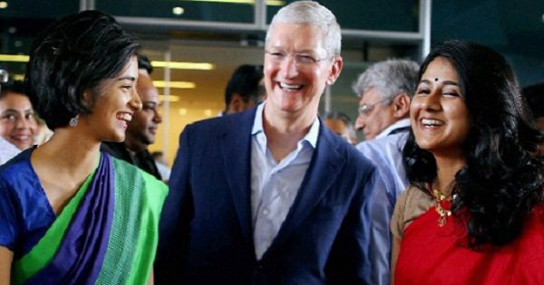 These Pictures Prove That Apple Chief Tim Cook Is Having A Great Time ...