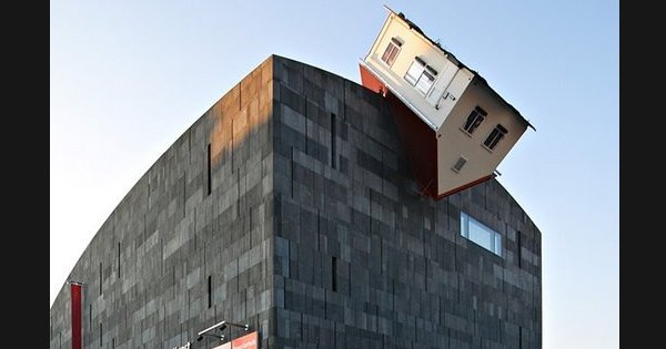 16 Weirdest Buildings From Around The World That Deserve A Second ...