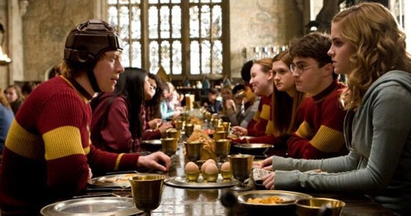 Potterheads Rejoice! You Can Now Enjoy Breakfast At Hogwarts & It’s ...