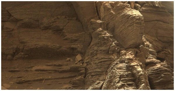 NASA’s Curiosity Rover Sent Pictures Of Mars’s Rock Formations & They ...