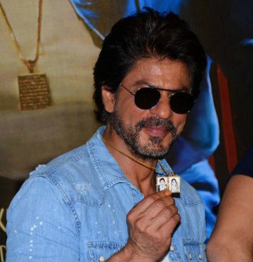 I Am Extremely Bad But My Dimples Save Me, Says Shah Rukh Khan At ...