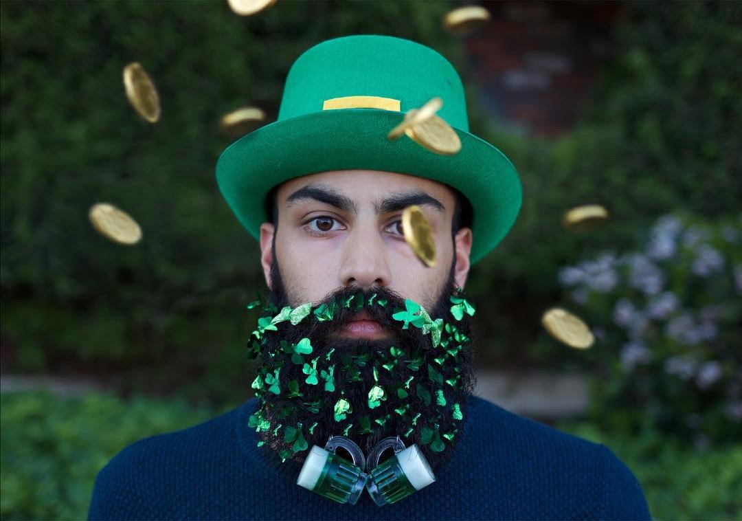 This Guy’s Festive Beards Are Prettier Than Your Christmas Tree Will ...