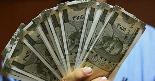 Eight held with over Rs 30 lakh in new currency notes in Jaipur