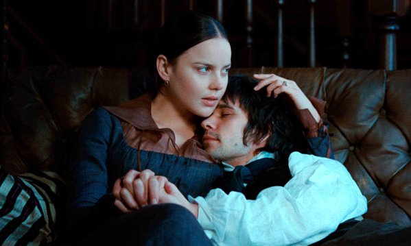 24 Top Intense Romantic Movies That You Can Add to Your Watch List