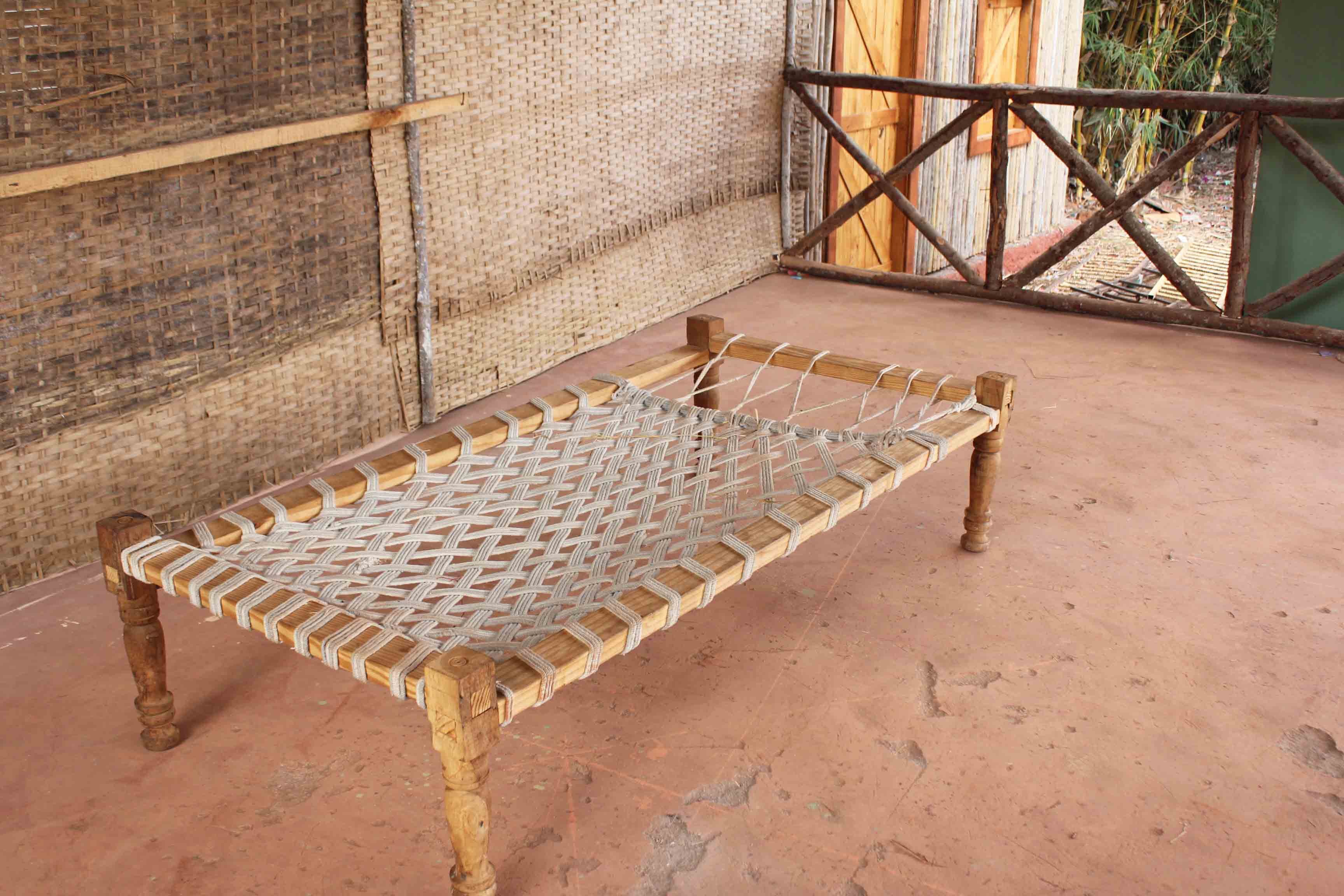 This Australian Khatiya For $990 Is Breaking The Internet & ‘Palang Tod ...