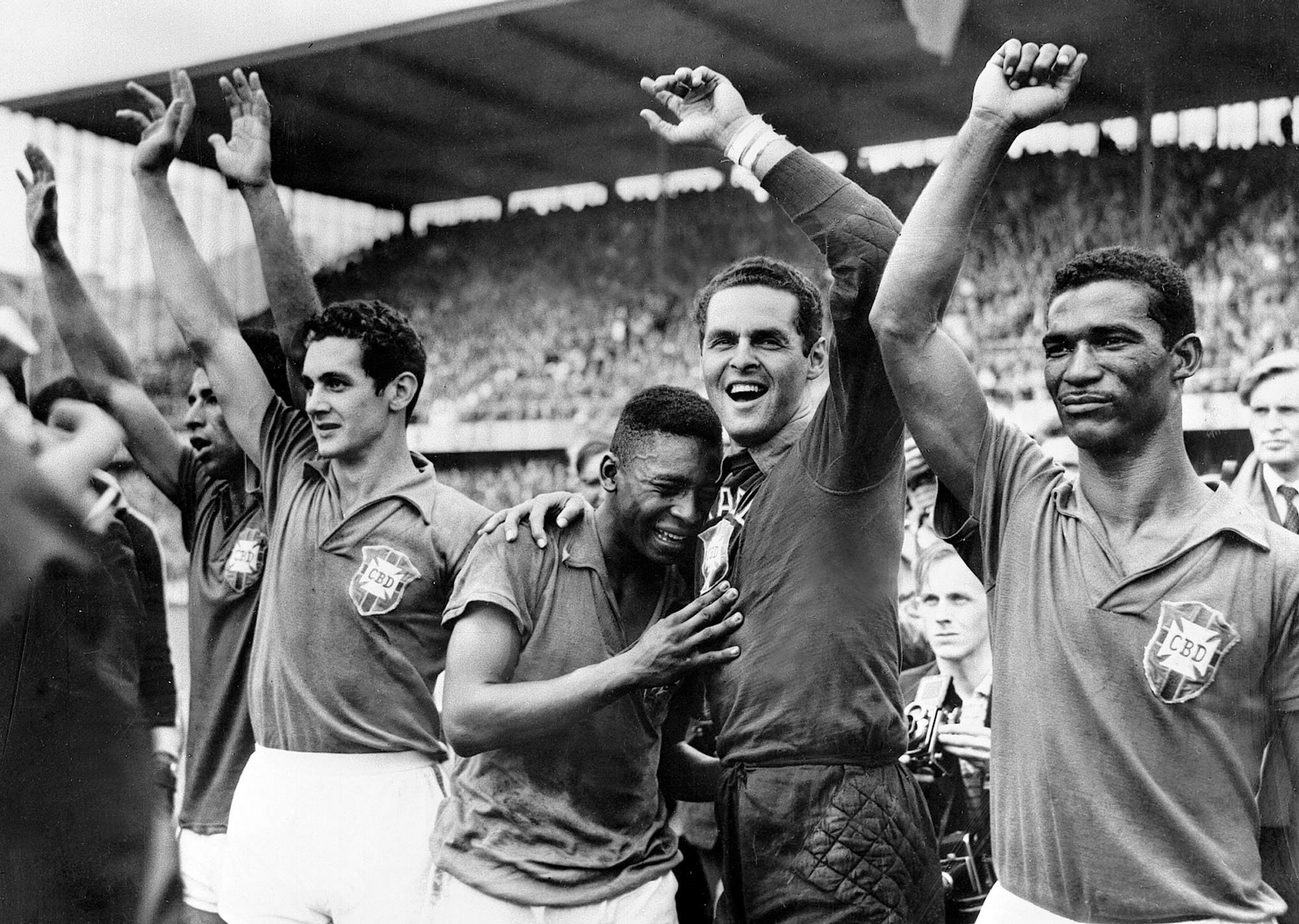 50 Iconic Football Photos From Through The Ages That Every Fan Needs To See