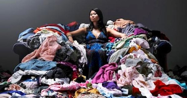 7 Utterly Stupid Excuses People Give To Not Let Go Of Their Old Clothes