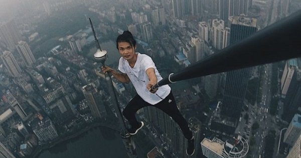Chinese Stuntman Accidentally Films His Death While Performing A Stunt ...