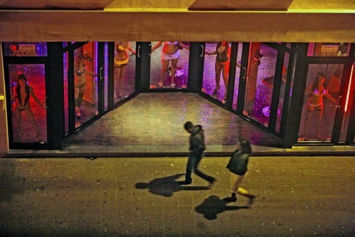 15 Biggest Red Light Areas In The World | 15 Famous Red Light Area