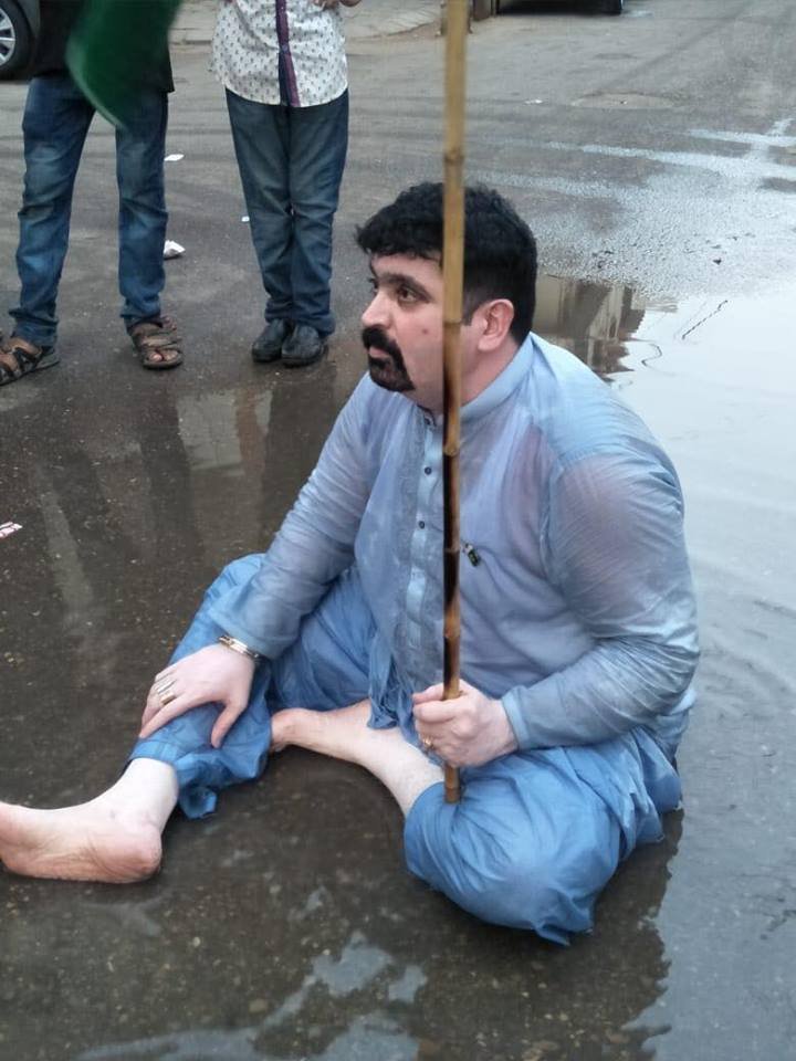 From Posing In Garbage To Drinking Sewage Water, This Karachi ...