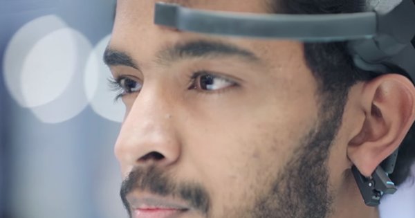 This Video Of People Unboxing The New OnePlus 6 With Their Mind Will ...