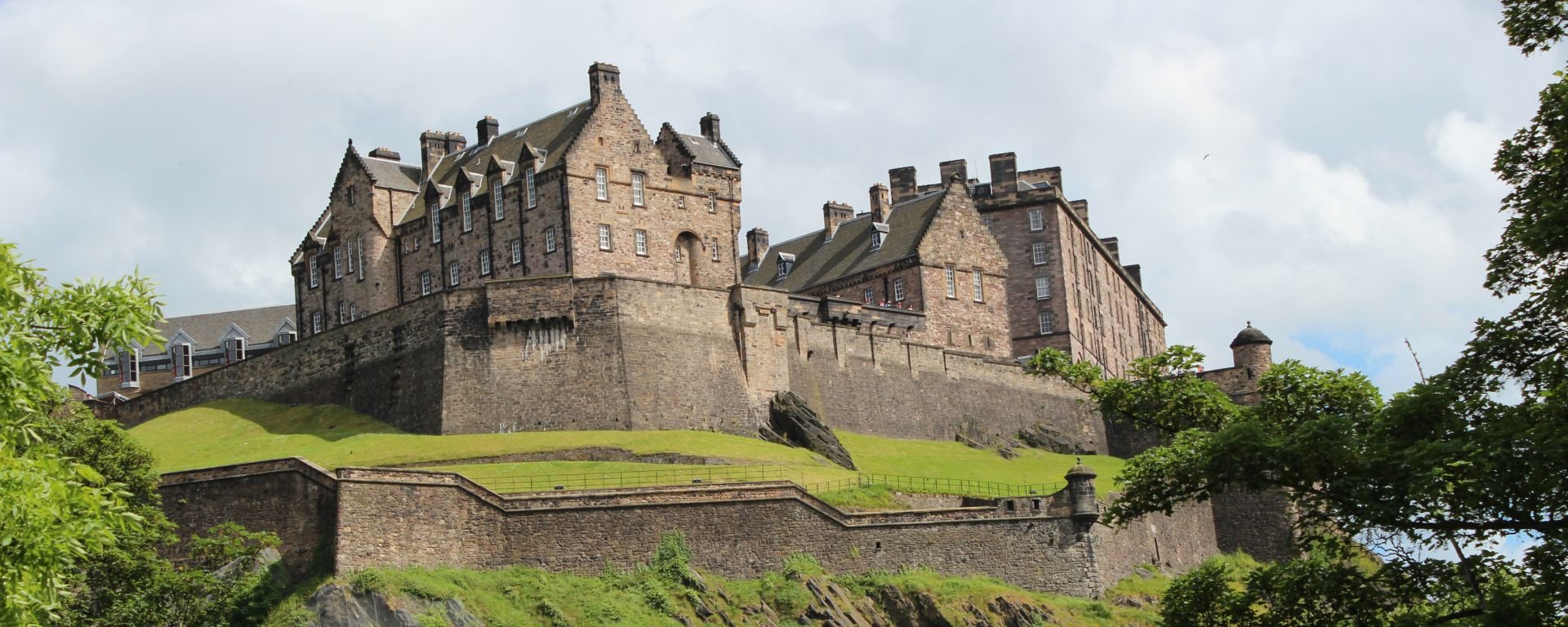 20 Gorgeous Castles From Around The World That Prove Fairy Tales Do ...