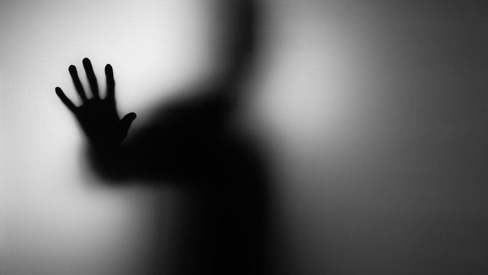 How to Know If a Ghost Is Near You Know the Signs of Spirits