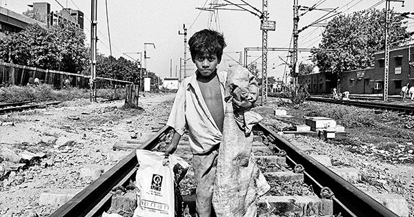 This Photographer Portrays The Street Life In A Never-Seen-Before Way ...
