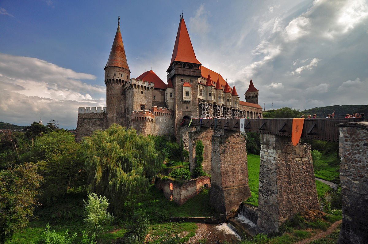 10 Haunted Places In Romania, Home To Dracula, That Are Dangerously ...