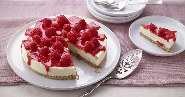 10 Simple Raspberry Cake Recipes For You To Try At Home