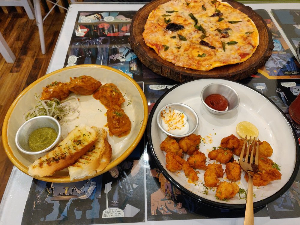 The Nerdy Indian Cafe In Delhi Gives You A Free Book With Every Meal ...