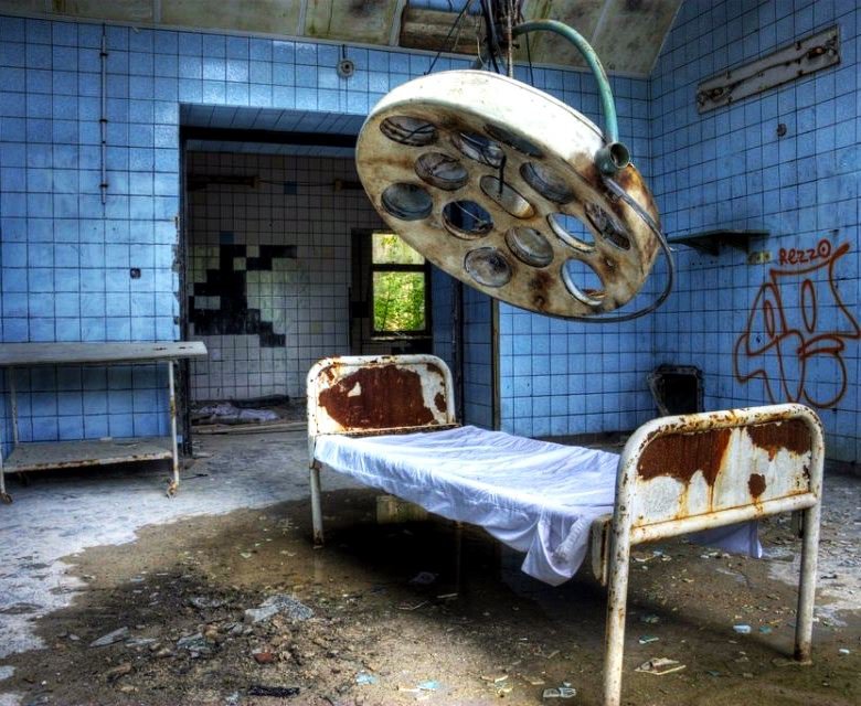 8 Of The Most Haunted Hospitals In The World & The Creepy Stories ...