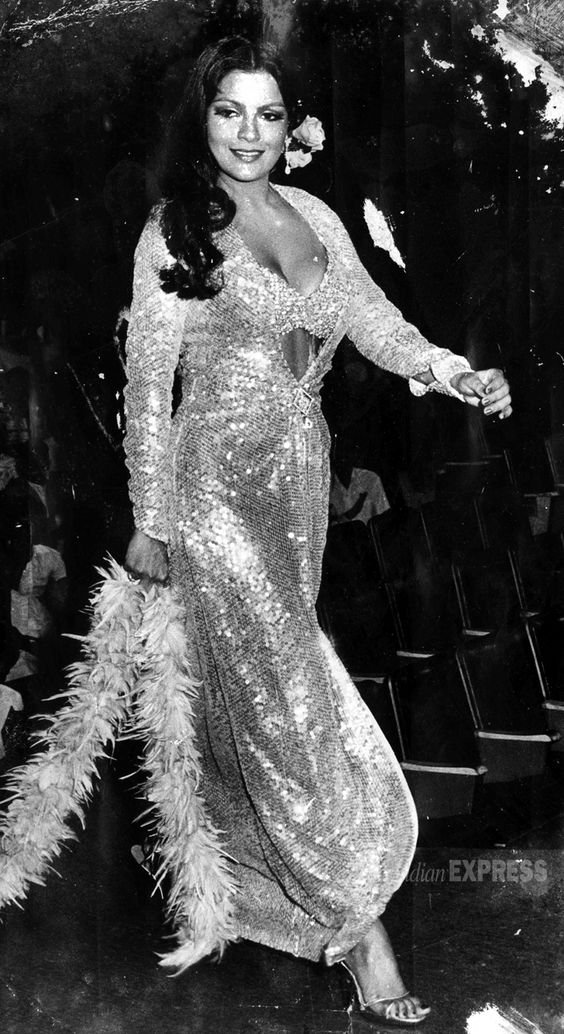 16 Zeenat Aman Looks From The 70s That Prove She Was The OG Style Icon