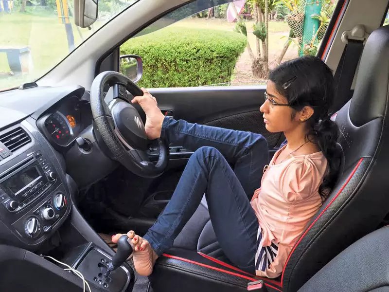 She Was Born With No Arms, But She Learnt How To Drive & Became An ...