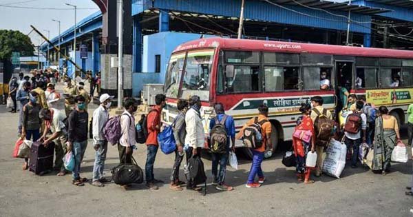 A Group Of Delhi Youngsters Raised ₹2.5 Lakh & Managed To Send 400 ...