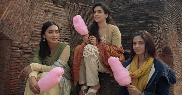 12 Moments From 'Pagglait' That Prove The Movie Is A Lesson In Living ...