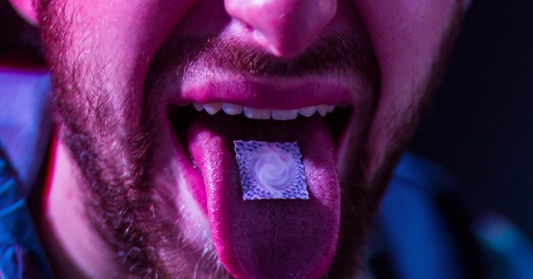 People Reveal What Happened When They Tripped On Acid For The First Time